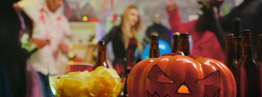 How to plan the ultimate student Halloween party