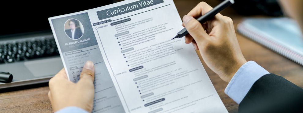 5 CV structures you need to know about (and which one you should choose)